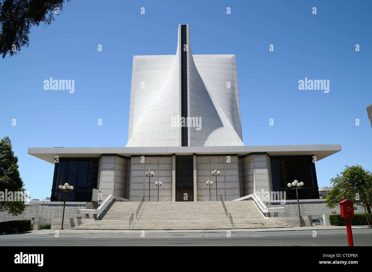 Cathedrals In Downtown San Francisco Cathedral Of St. Mary Of The