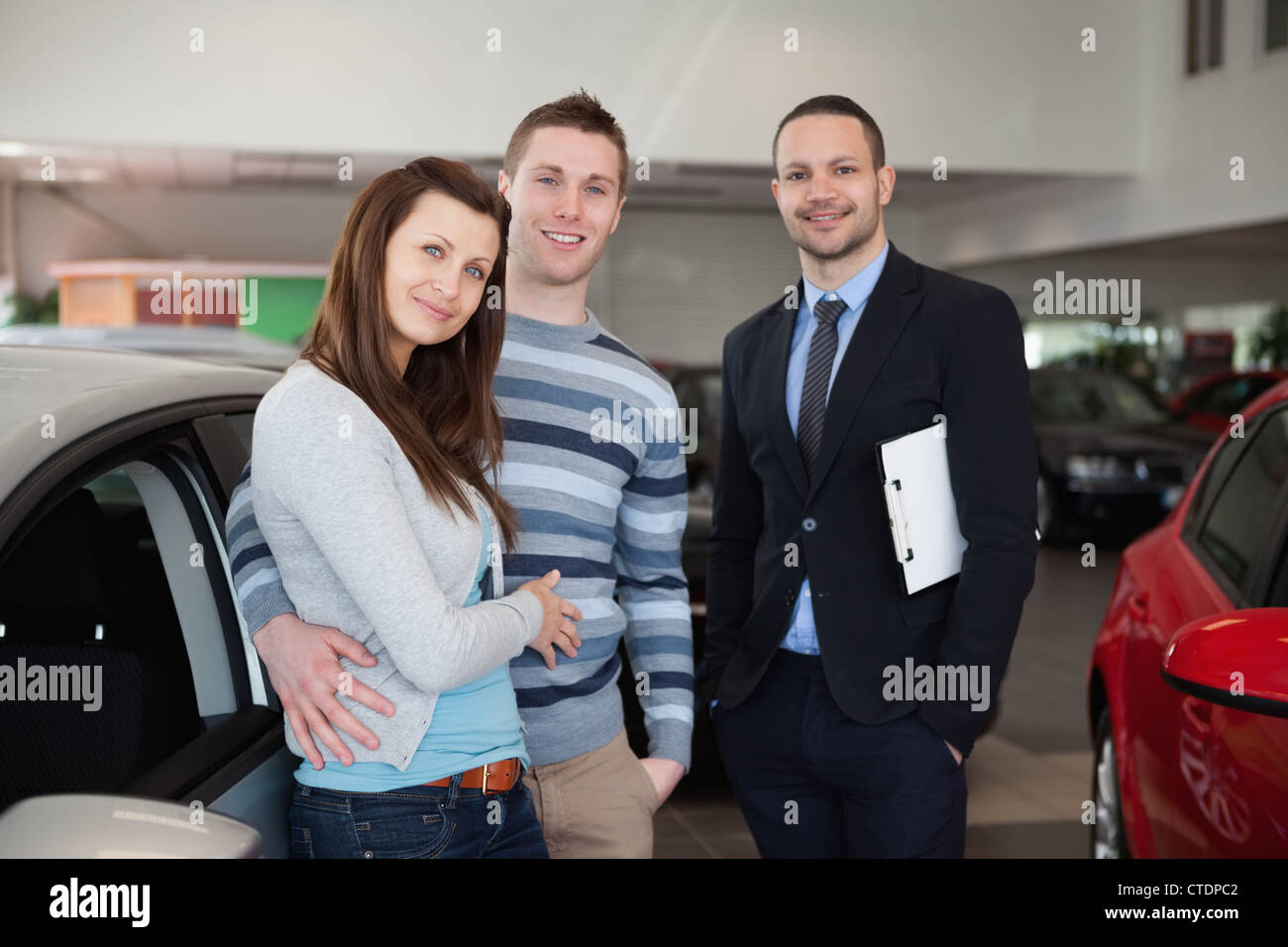 Purchasing a vehicle hi-res stock photography and images - Alamy