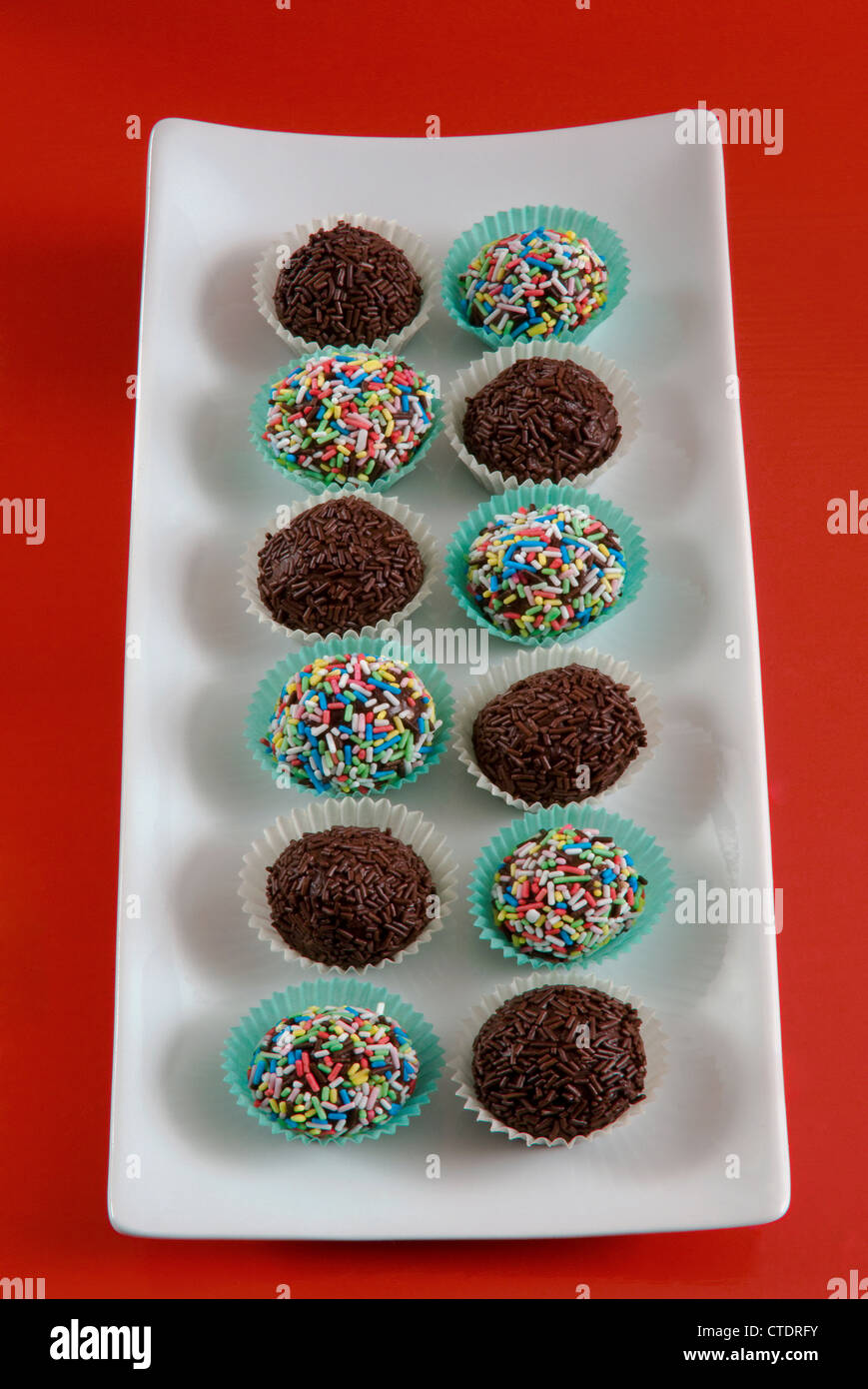 Brazilian chocolates Brigadeiros, Sweets made with chocolate and ...