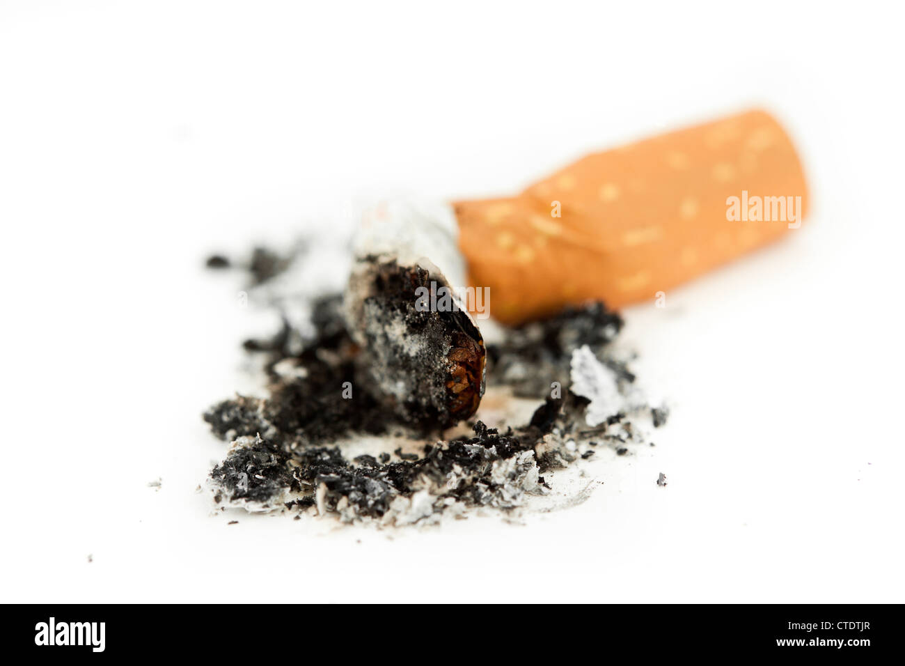 Close up of a cigarette put out Stock Photo - Alamy