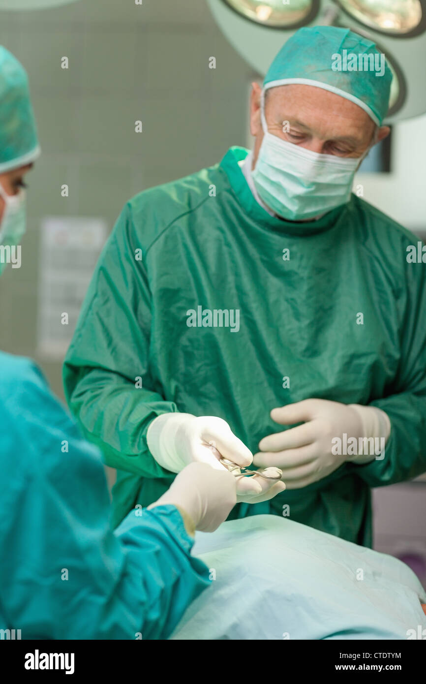 X rays scissors hi-res stock photography and images - Alamy