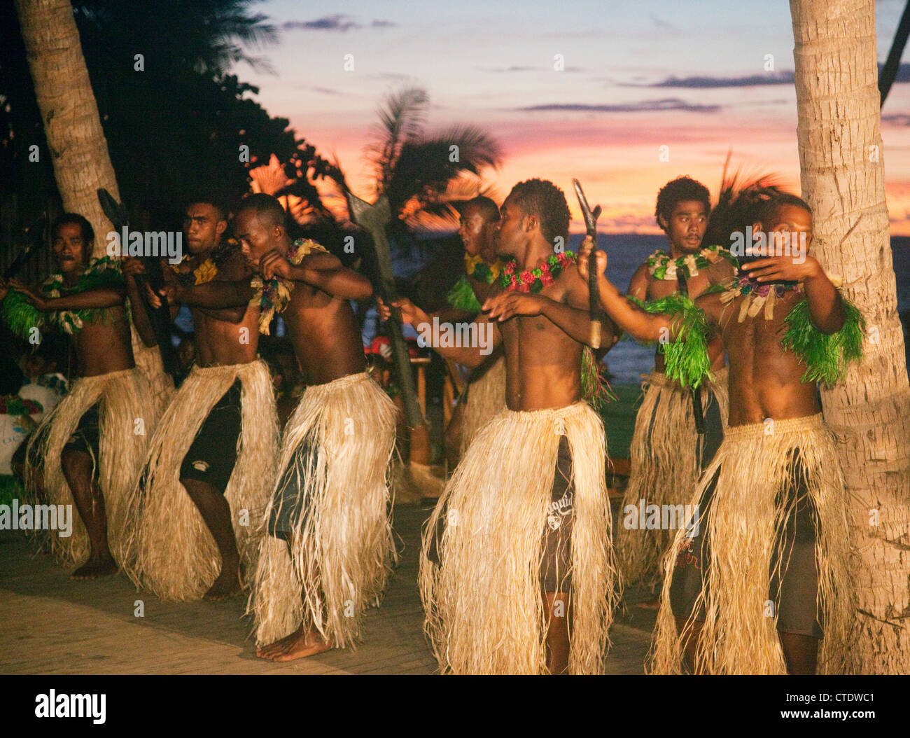 Fijian women fijian women singing hi-res stock photography and images ...