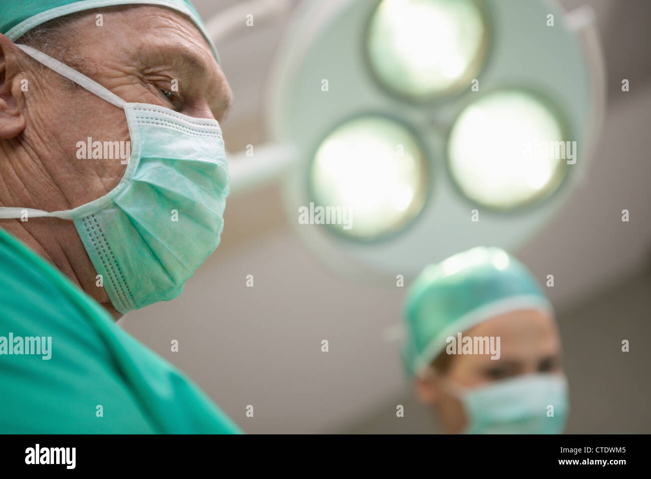 Surgical light hi-res stock photography and images - Alamy