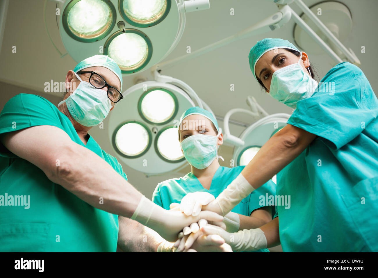 Surgical team hi-res stock photography and images - Alamy