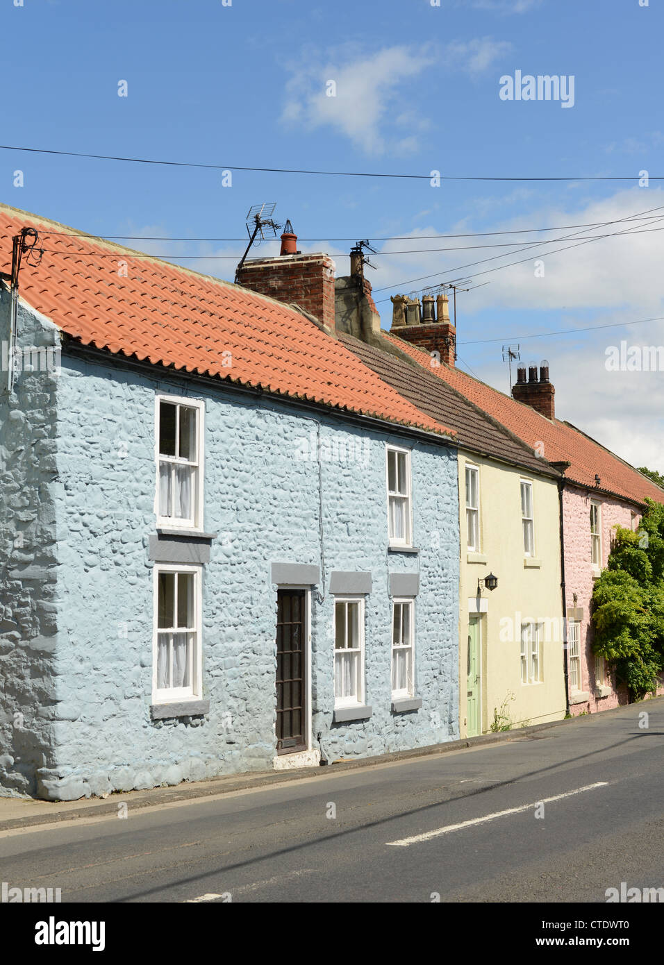Quaint painted cottages in Piercebridge, County Durham, UK Stock Photo ...