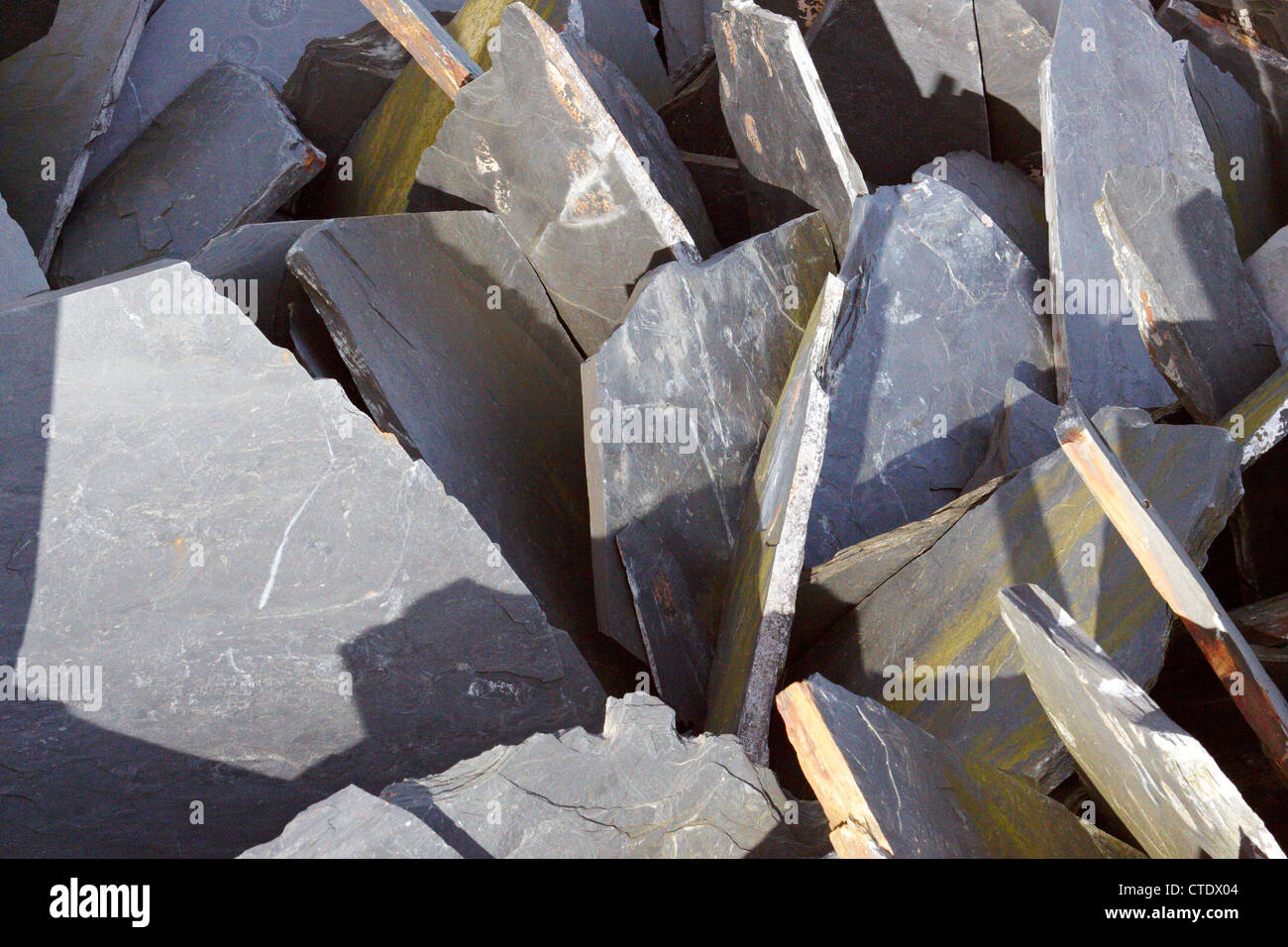 Broken rocks hi-res stock photography and images - Alamy