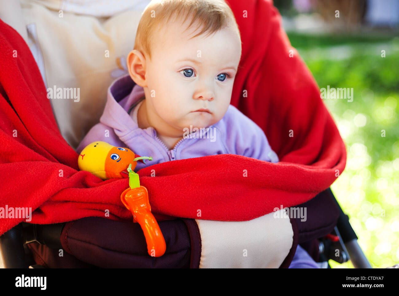 Sleepy babies hi-res stock photography and images - Alamy