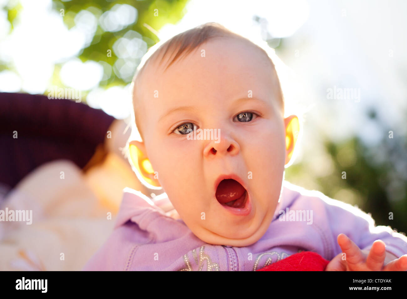 Sleepy babies hi-res stock photography and images - Alamy