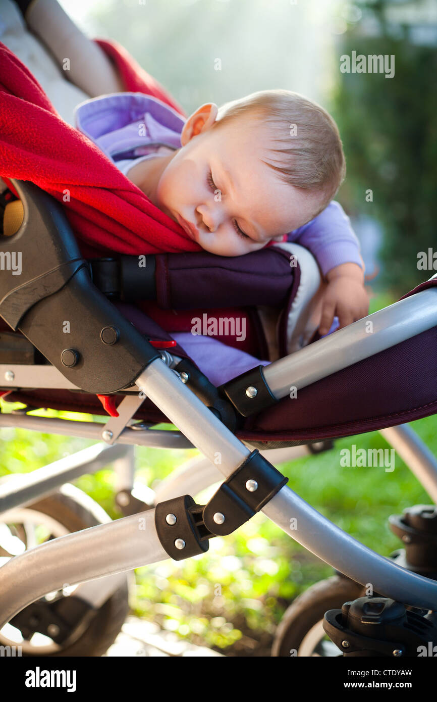 Sleep sleeping outdoors hi-res stock photography and images - Alamy
