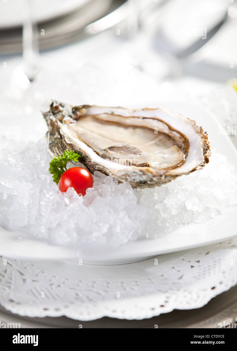 Small oysters hi-res stock photography and images - Alamy