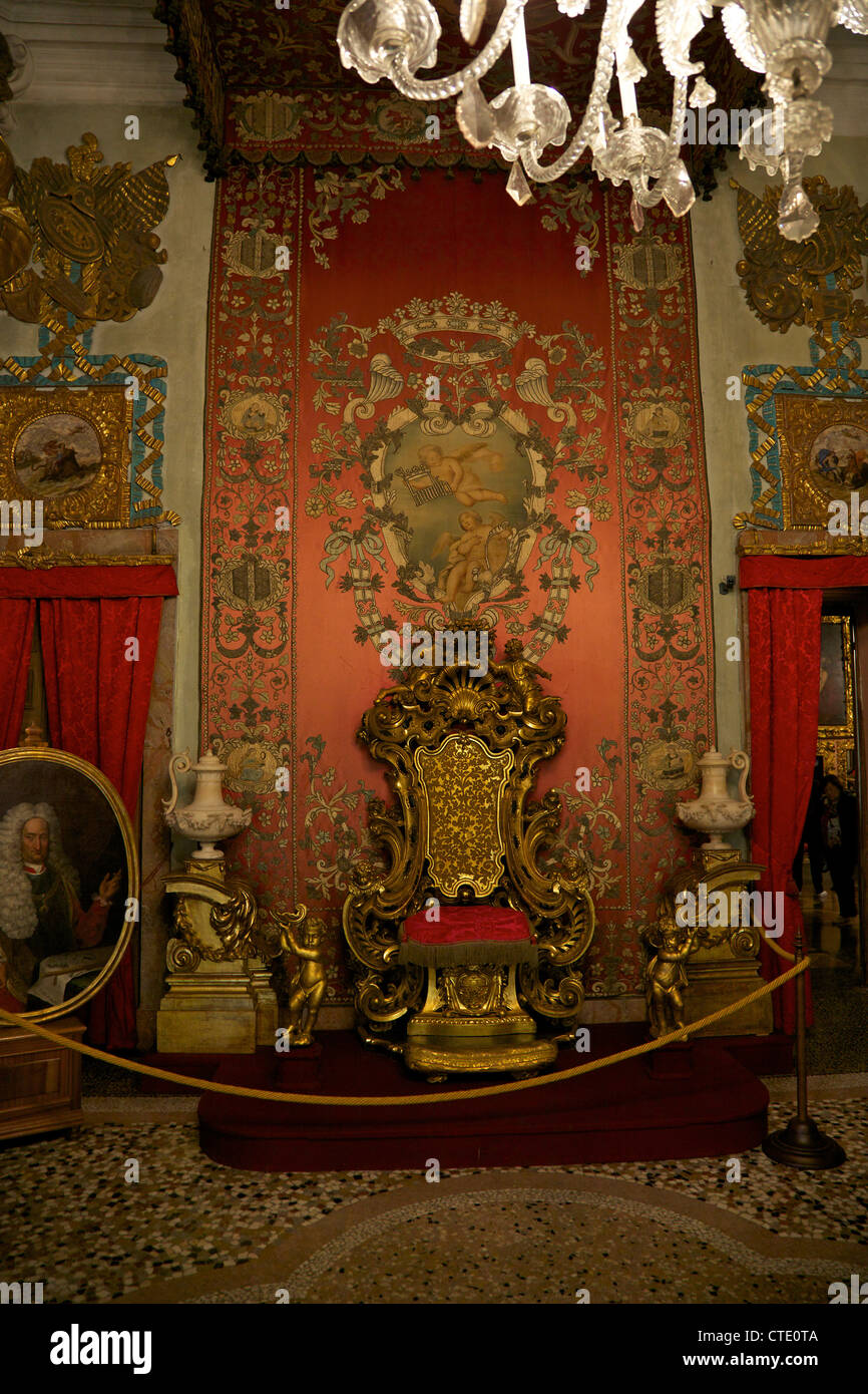The Throne Room High Resolution Stock Photography and Images - Alamy