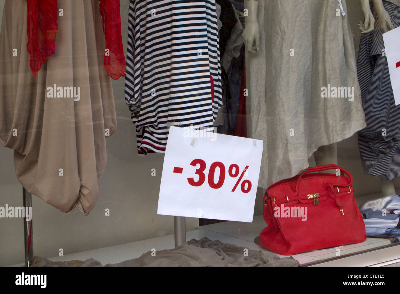 Summer clothes shop window hi-res stock photography and images - Alamy