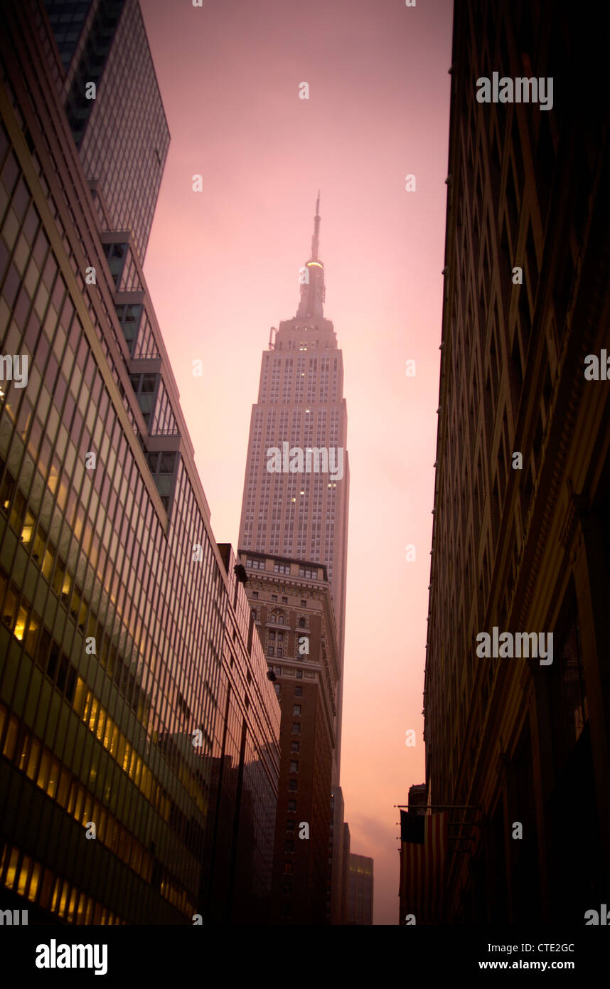 Empire state building ground hi-res stock photography and images - Alamy