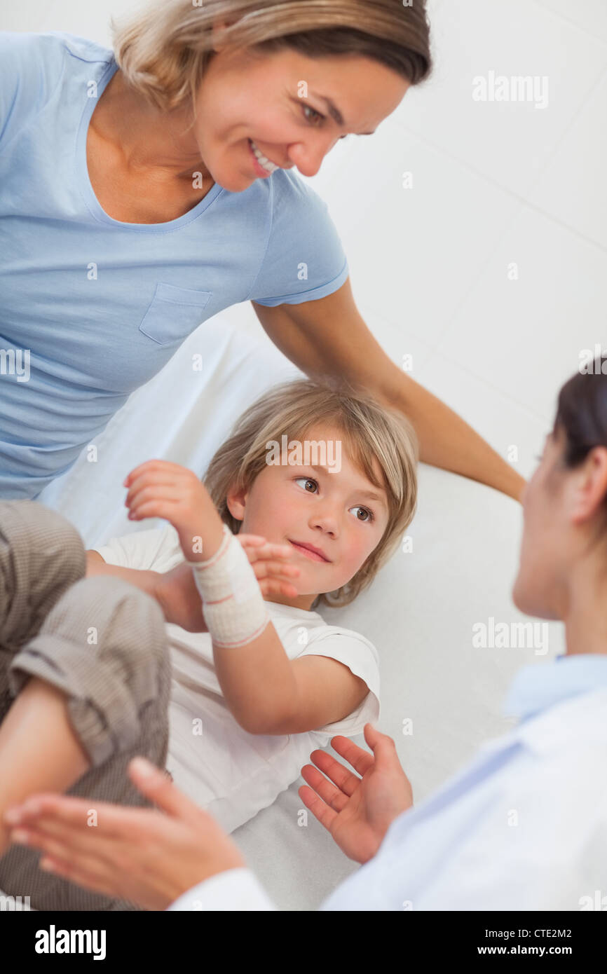 Mother child bandage close up hi-res stock photography and images - Alamy