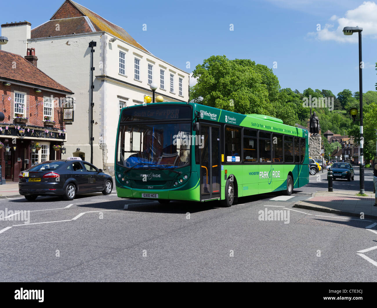 Winchester buses hi-res stock photography and images - Alamy