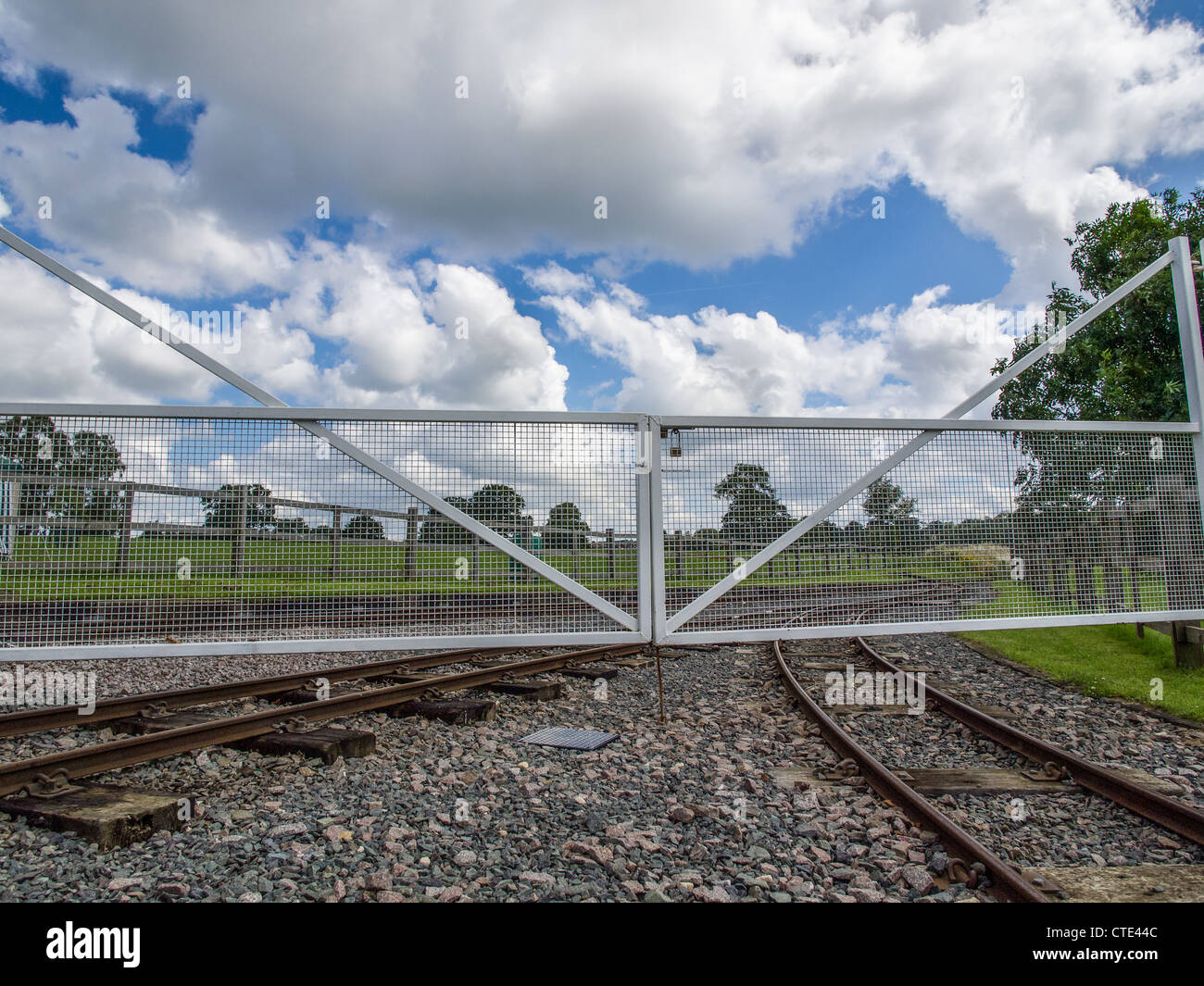 Rail line gate hi-res stock photography and images - Alamy