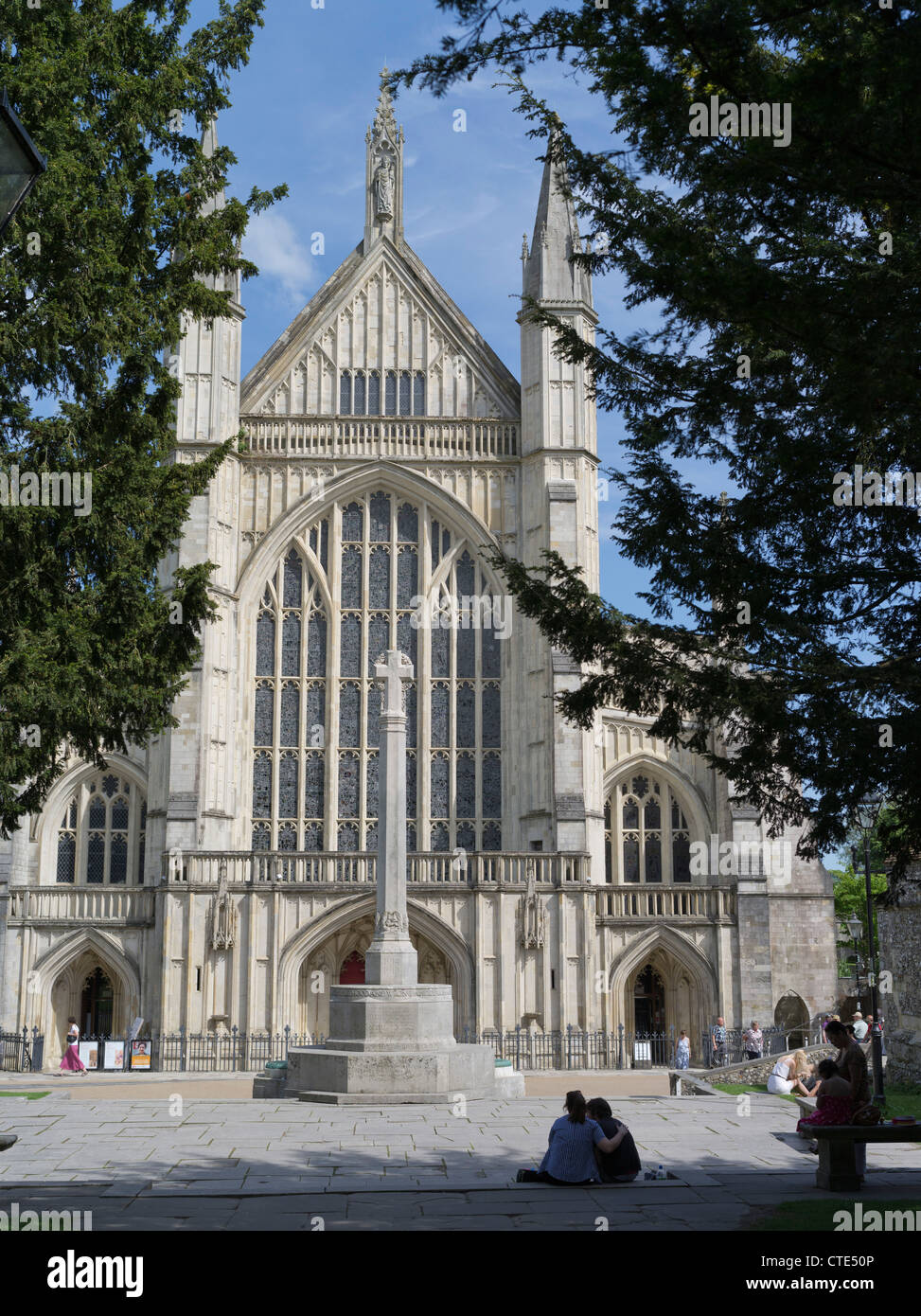 Old minster winchester hi-res stock photography and images - Alamy
