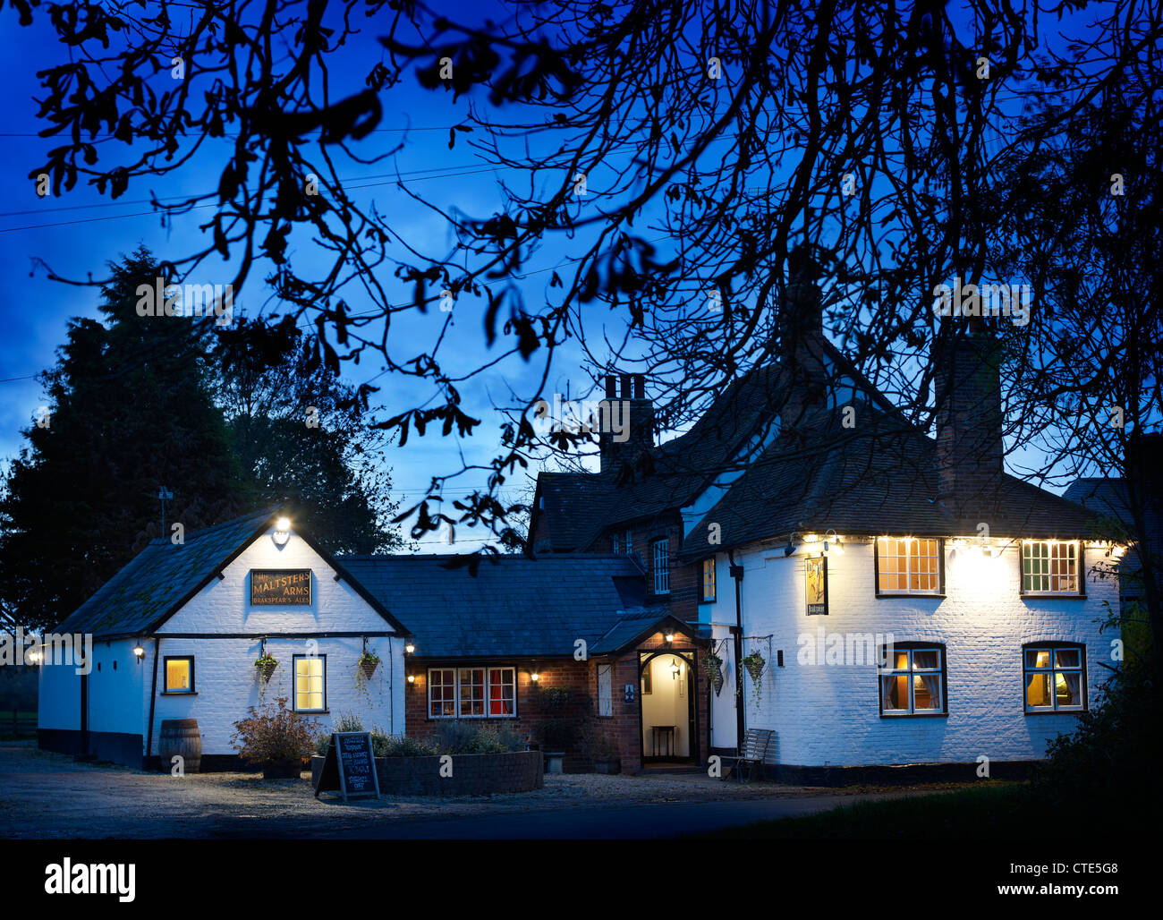 Traditional old tavern exterior view hi-res stock photography and ...