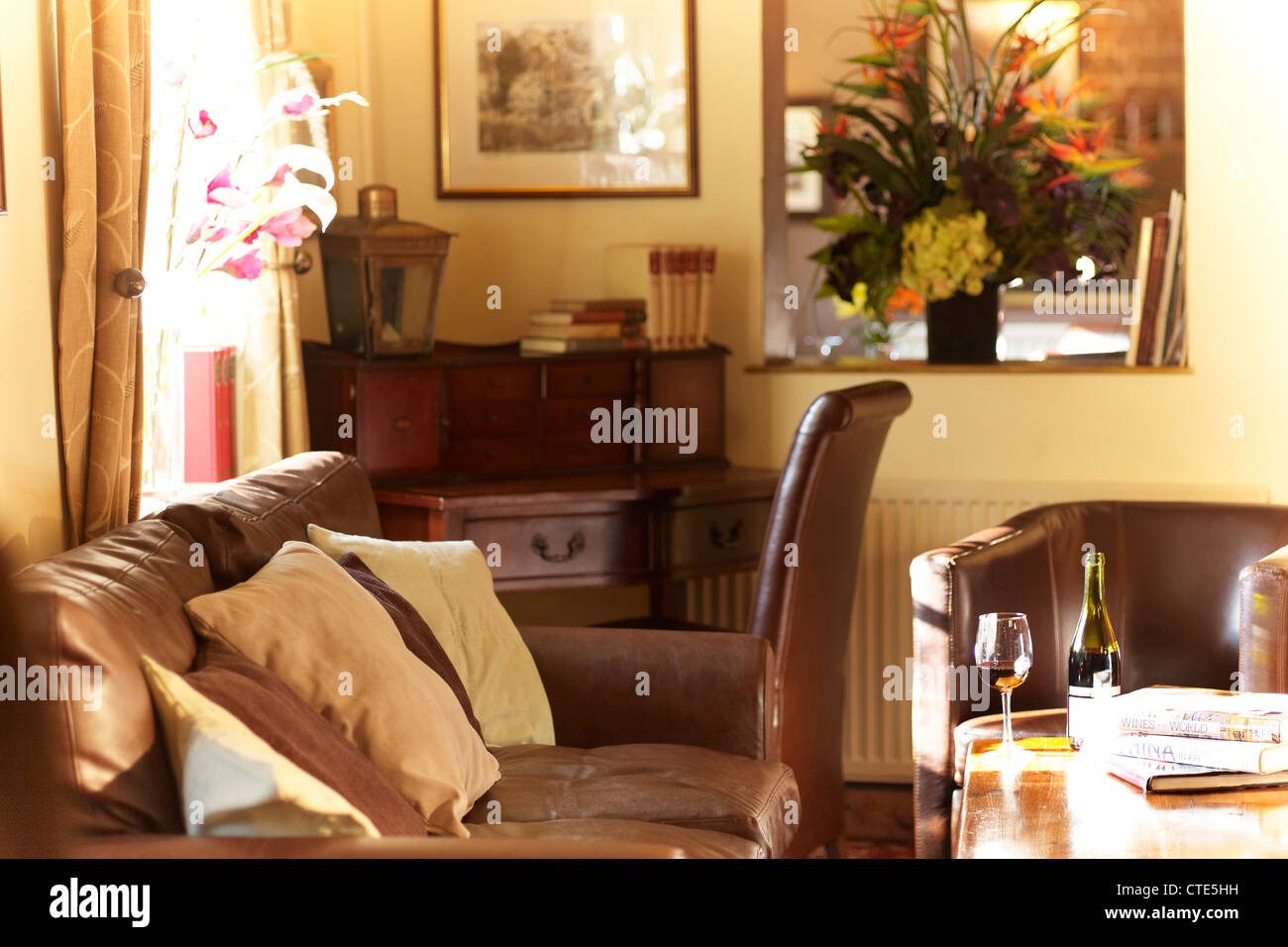 Traditional office interior hi-res stock photography and images - Alamy