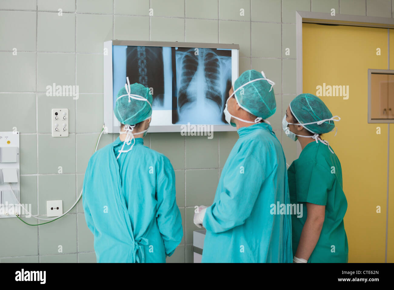 Surgical Team X Ray High Resolution Stock Photography and Images - Alamy