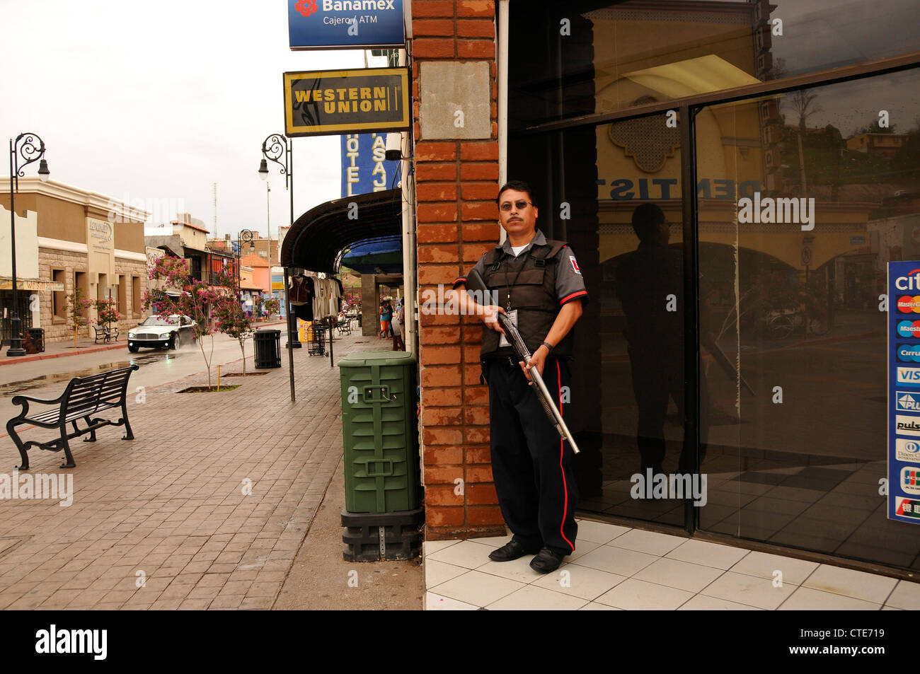 Mexican security guards hi-res stock photography and images - Alamy