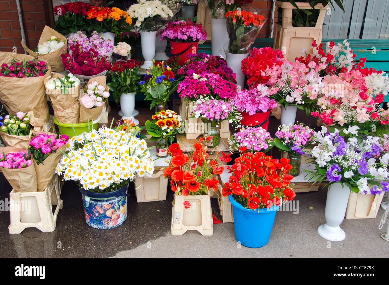 various beautiful summer flowers market Stock Photo - Alamy