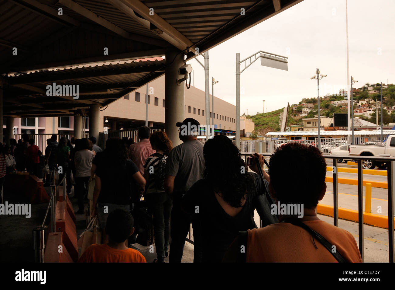 Us customs immigration agent border hi-res stock photography and images ...