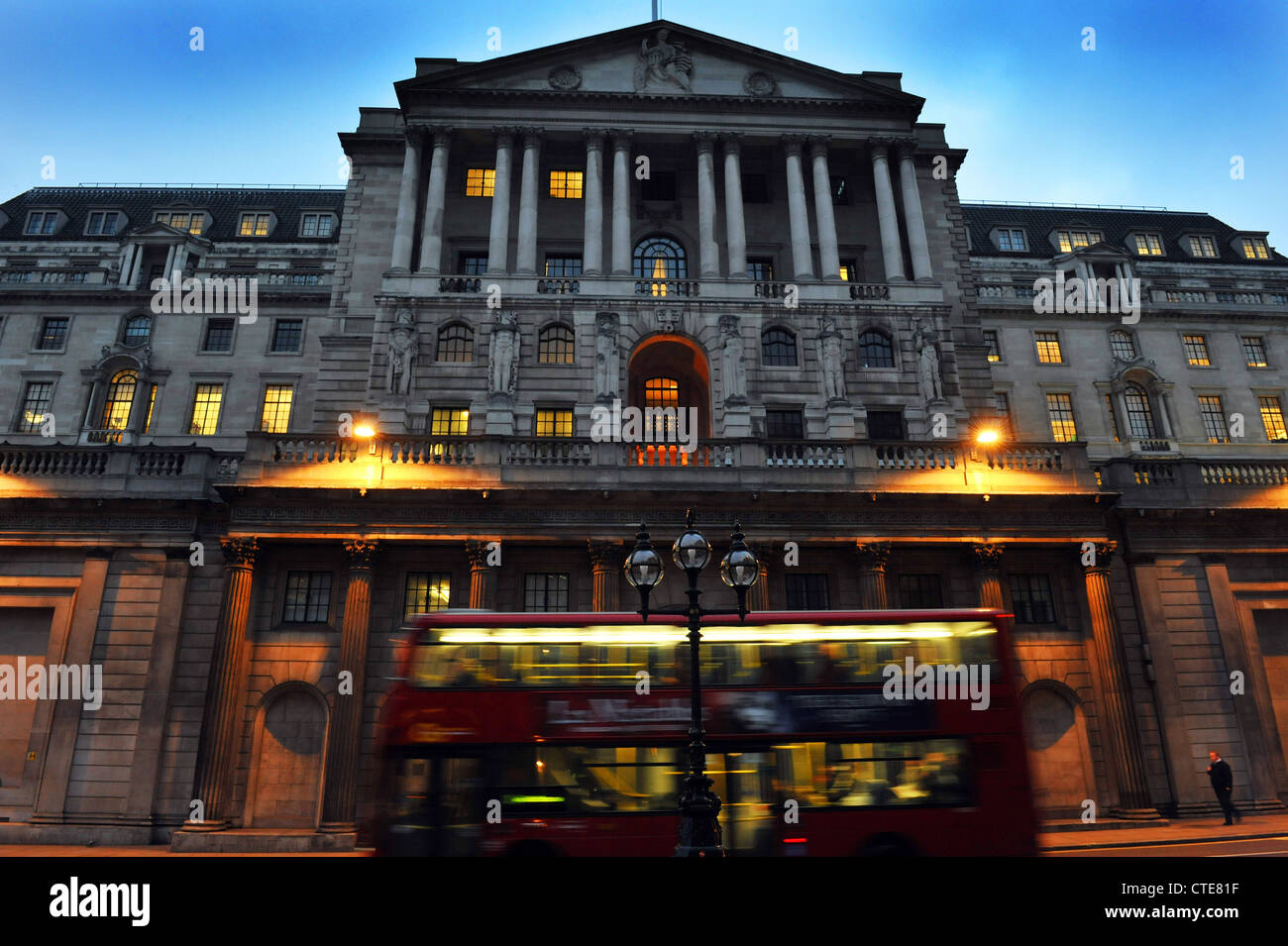 City of london at dawn hi-res stock photography and images - Alamy