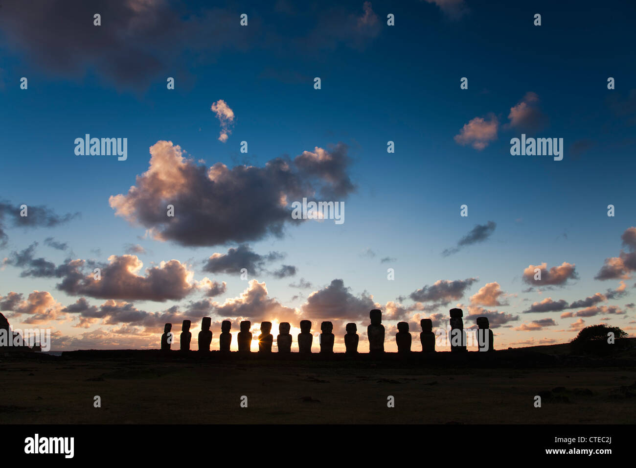 Rapa nui civilization hi-res stock photography and images - Alamy