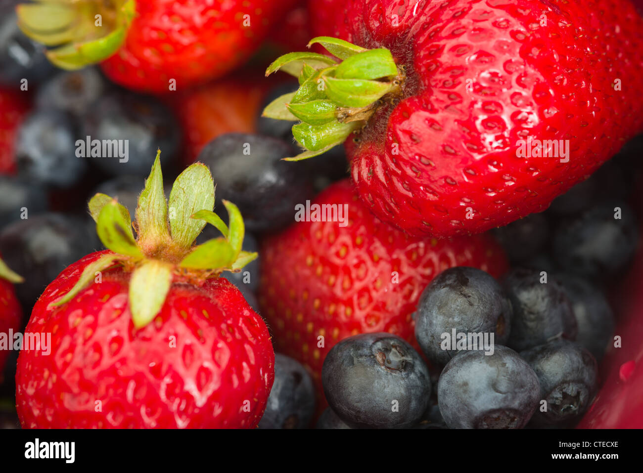 Blueberries strawberries hi-res stock photography and images - Alamy