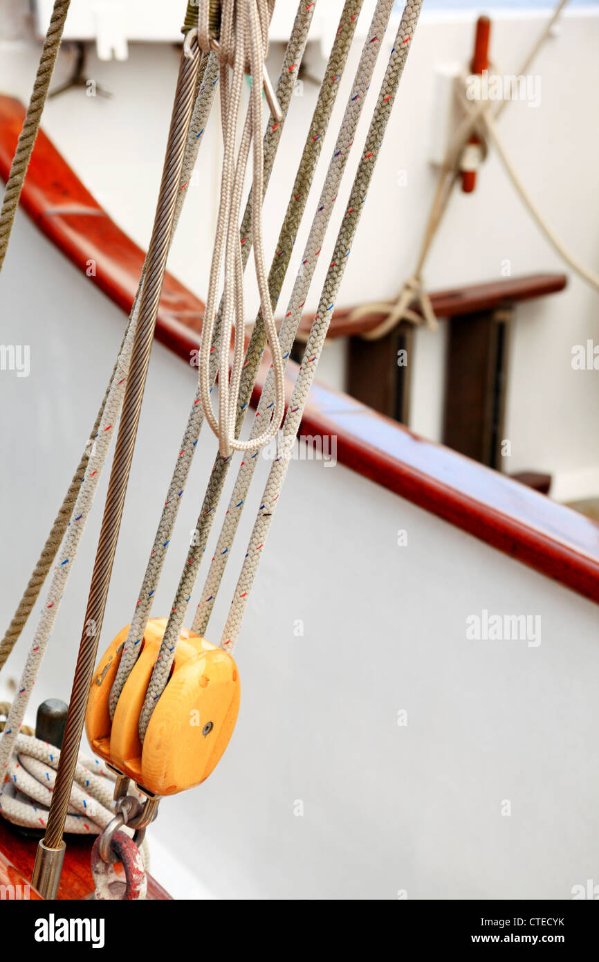 Ship rigging rope on old yacht vintage Stock Photo - Alamy
