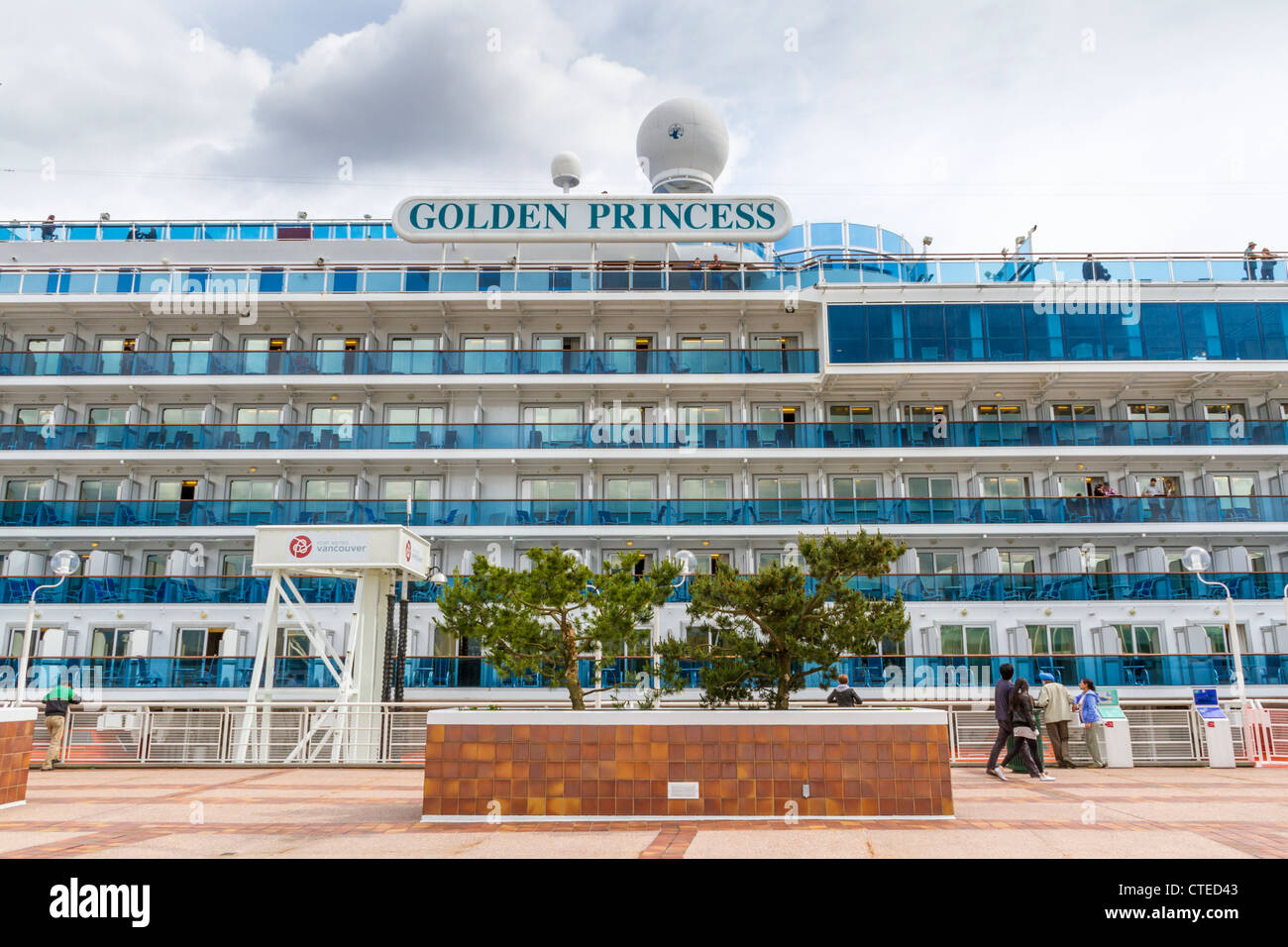 Princess Cruise LIne ship "Golden Princess" at "Canada Place" cruise ...