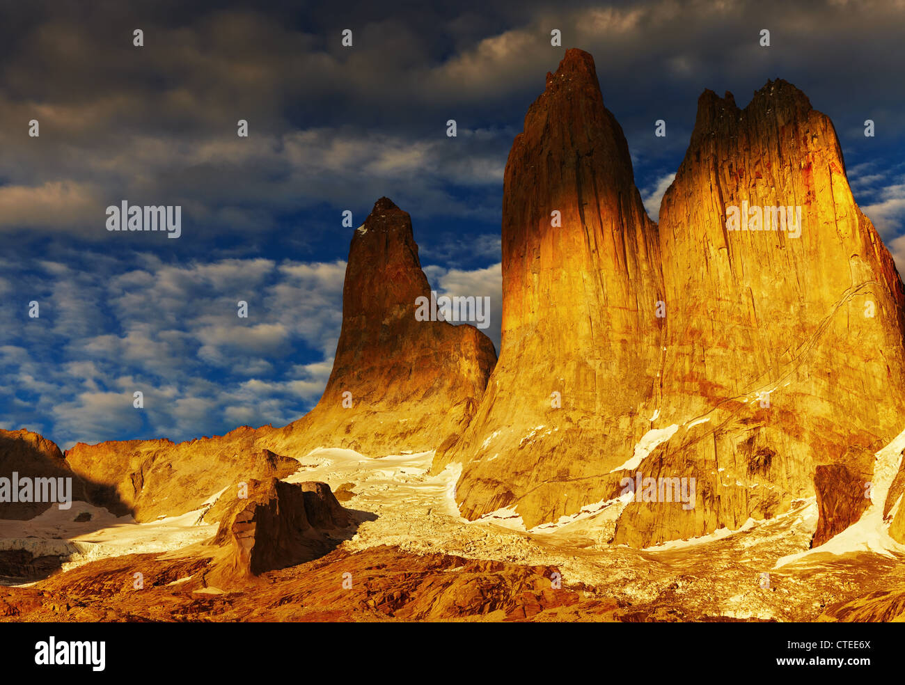 Towers at sunrise, Torres del Paine National Park, Patagonia, Chile ...