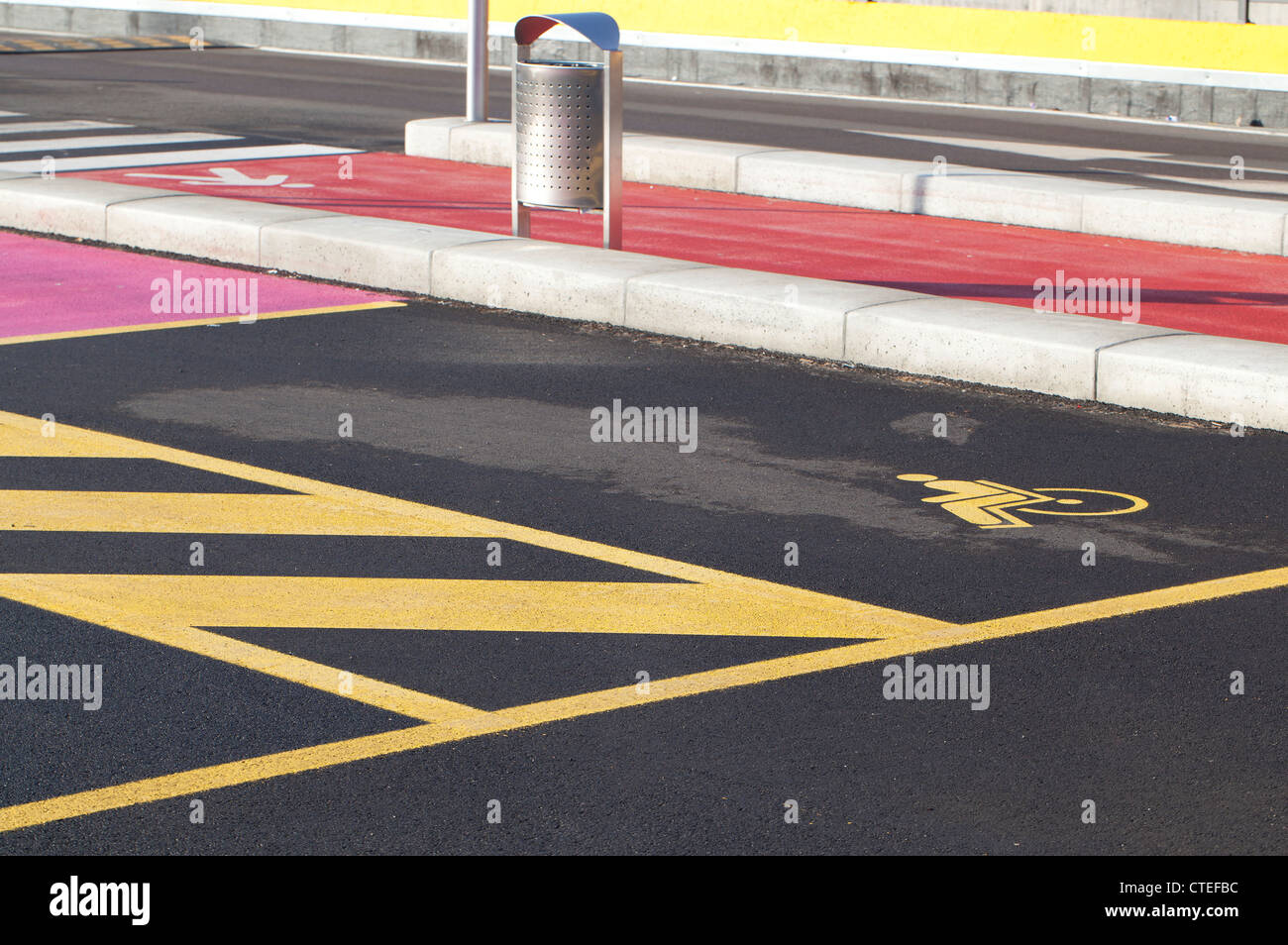 Parking symbol hi-res stock photography and images - Alamy