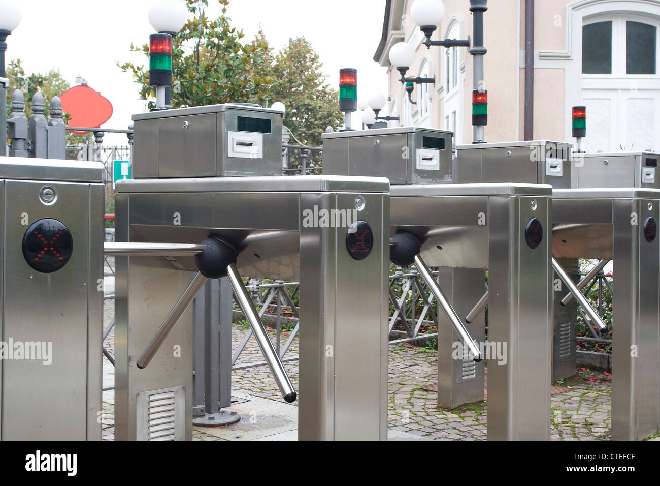 Revolving door subway station hi-res stock photography and images - Alamy