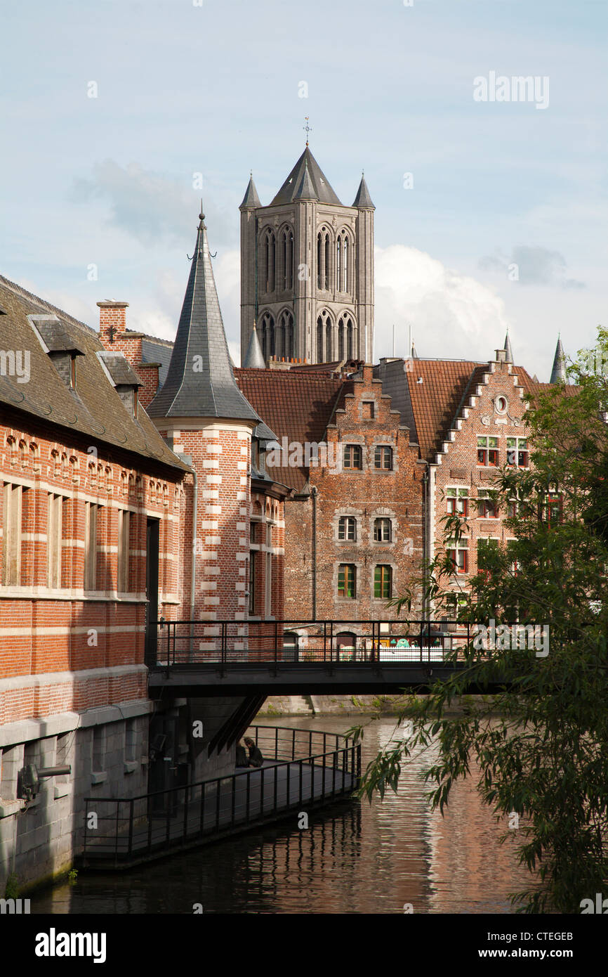 City gent tower bridge hi-res stock photography and images - Alamy