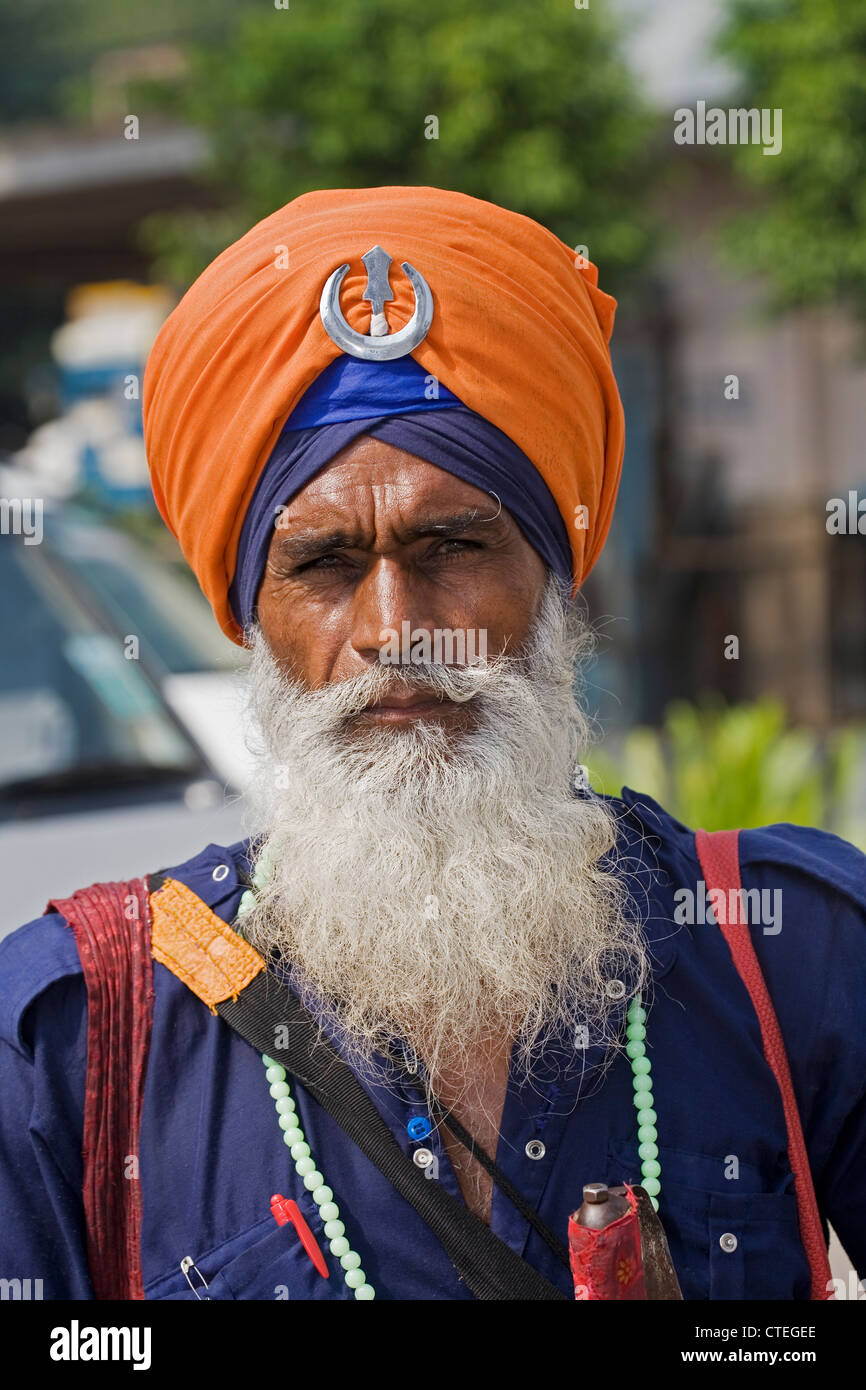 Portrait of Sika Hindu religious man in Bangla Shib Gurudwara Sika ...