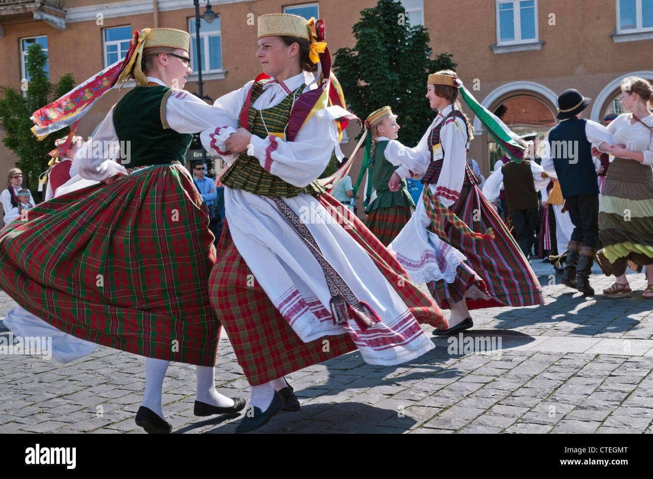 Lithuanian folk dance hi-res stock photography and images - Alamy