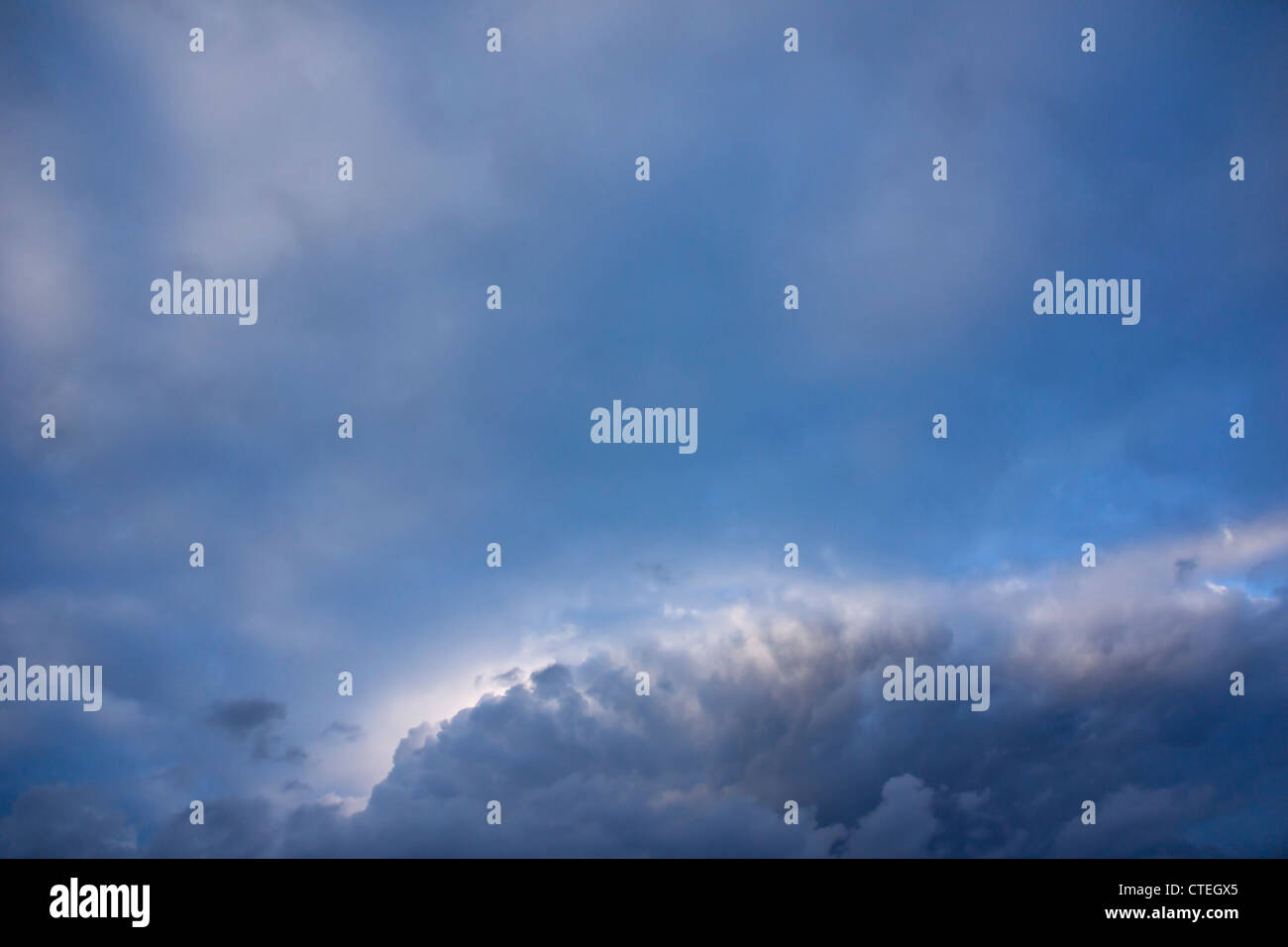 blue summer sky with crisp clouds Stock Photo - Alamy