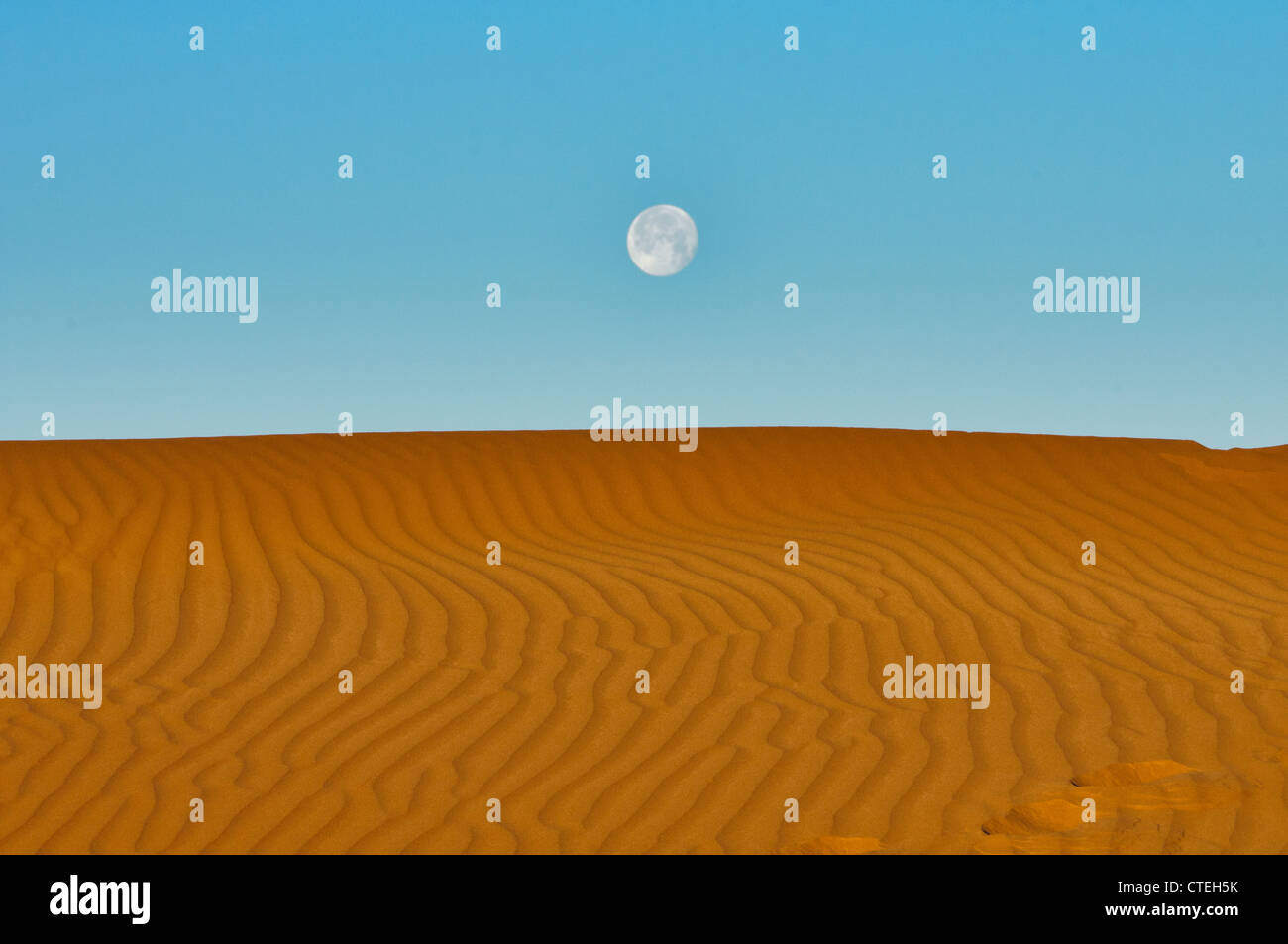 Full moon over sand dunes hi-res stock photography and images - Alamy
