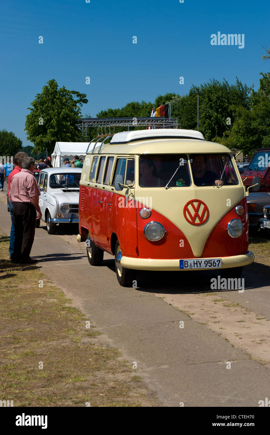 Volkswagen transporter t2 hi-res stock photography and images - Alamy