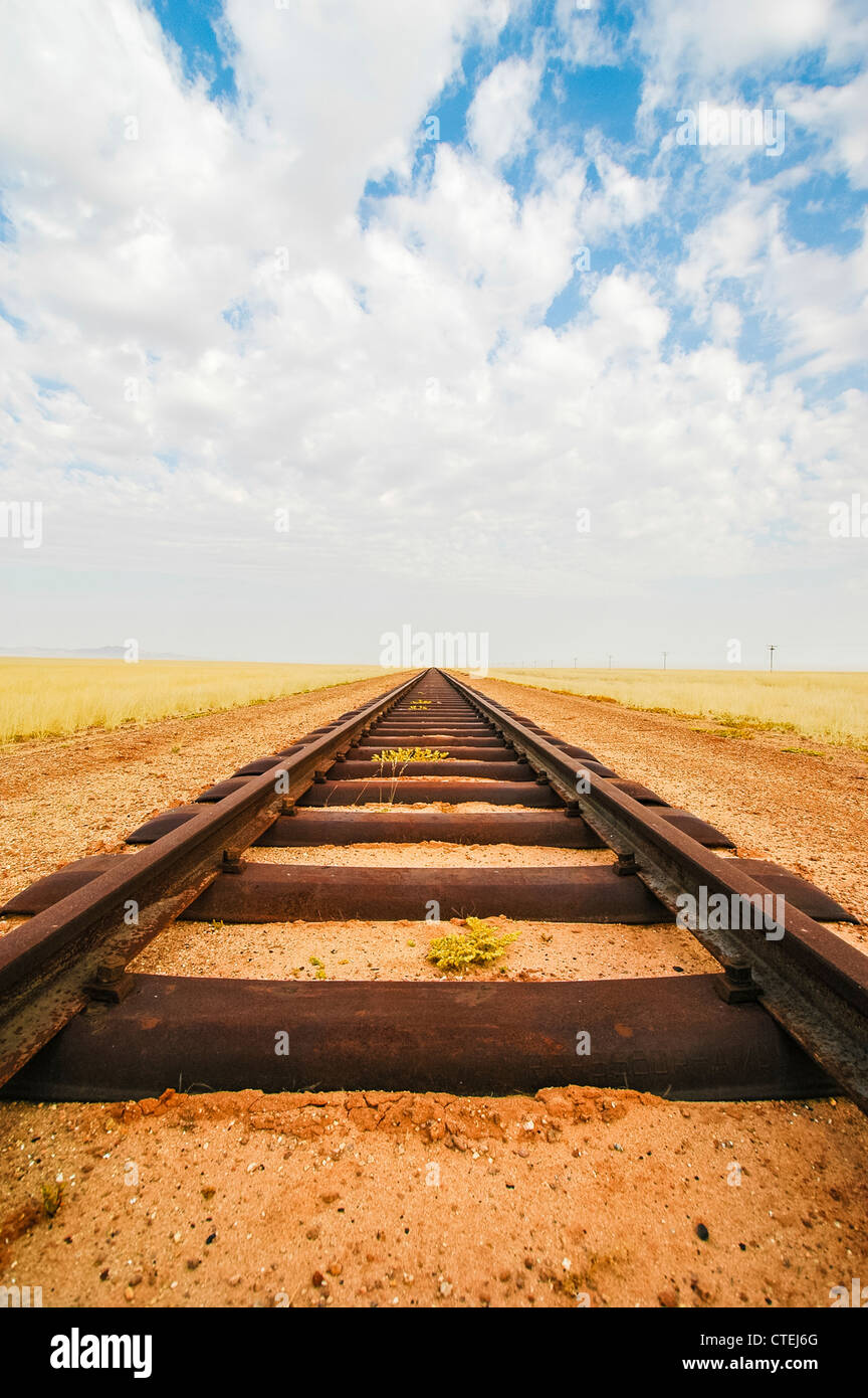 Railroad tracks leading to nowhere Stock Photo - Alamy