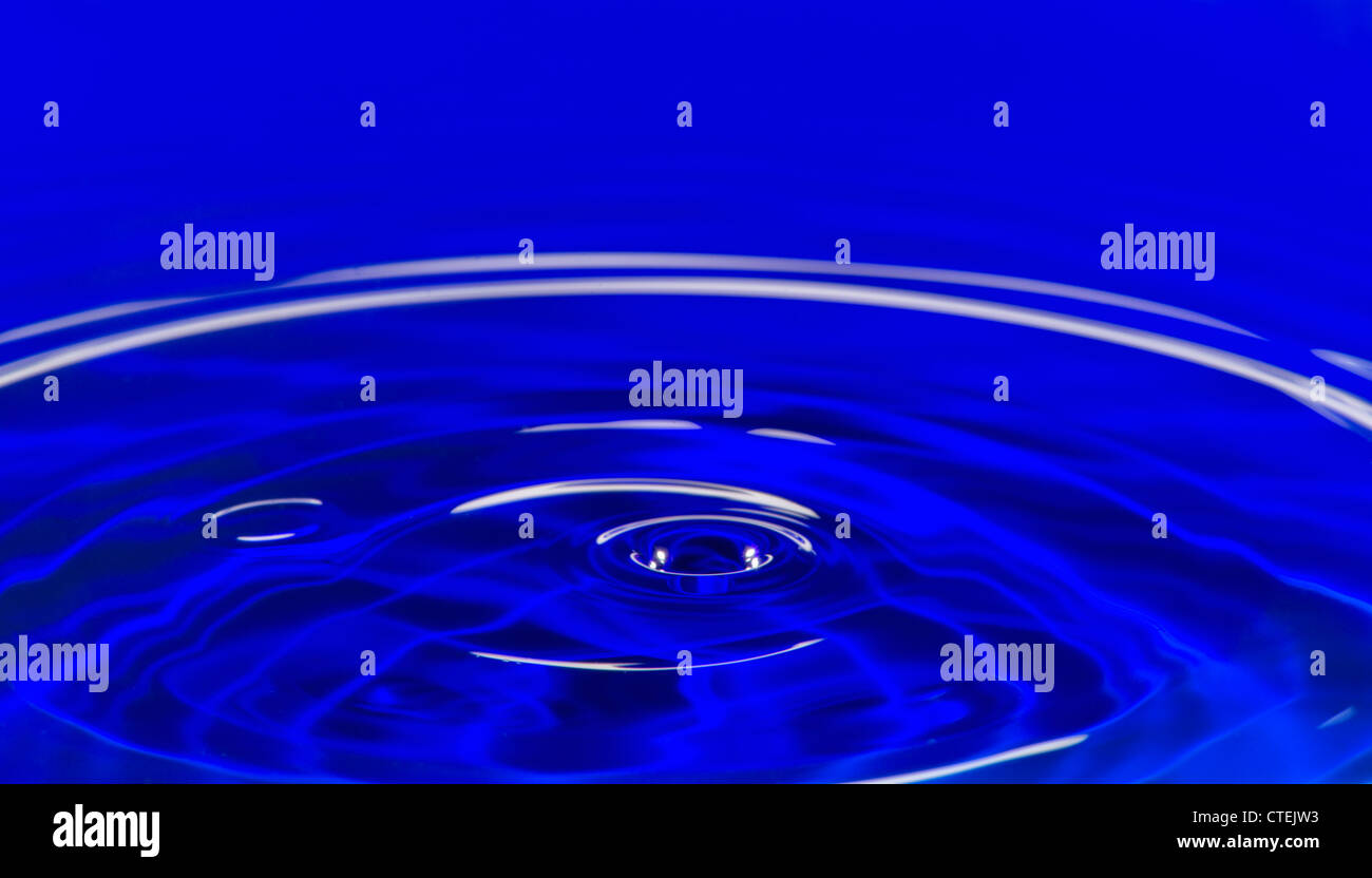 Blue water splash hi-res stock photography and images - Alamy