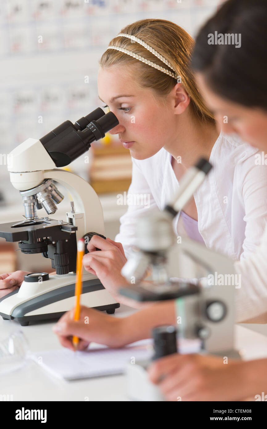 American high school science lab hi-res stock photography and images ...