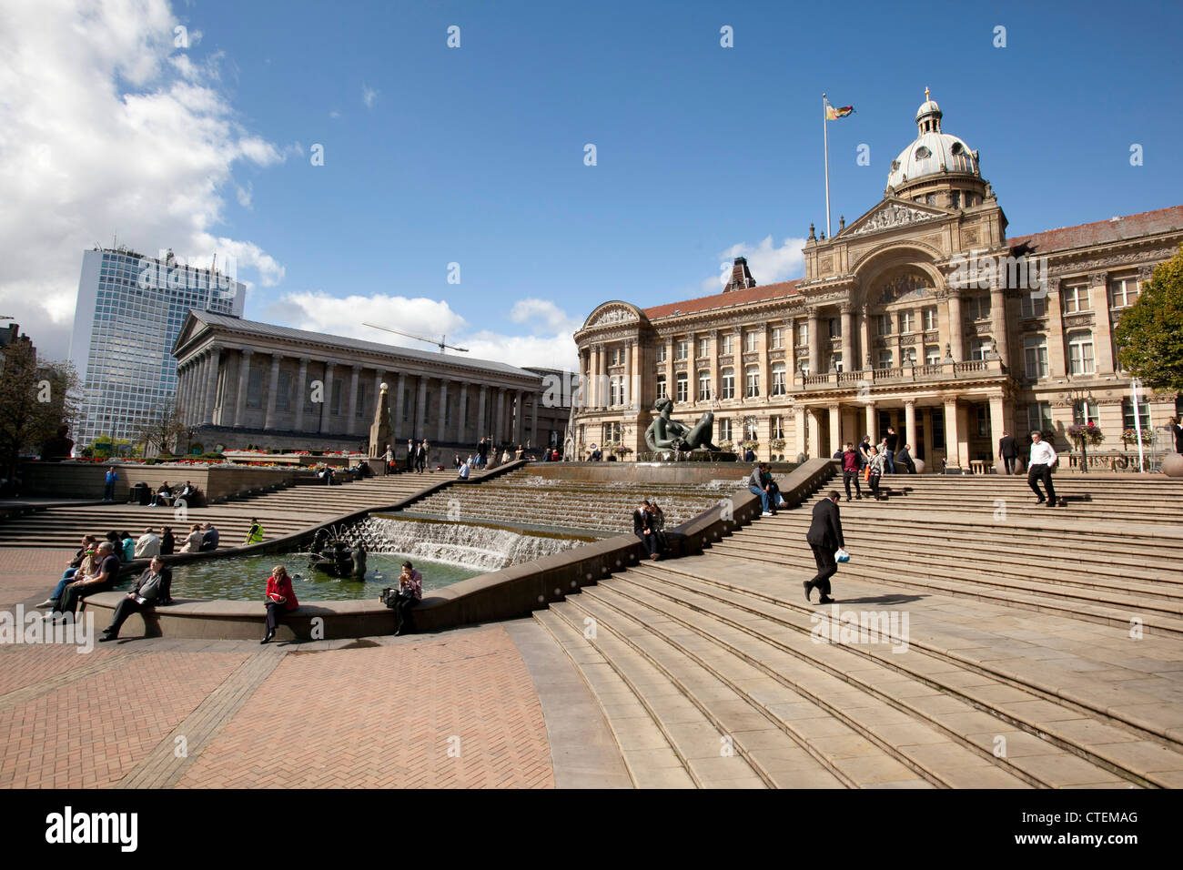 Victoria Square, Birmingham, right is the Council House, left the Town ...