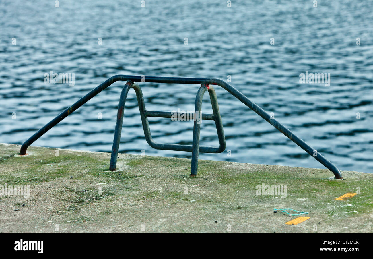 Quayside ladder hi-res stock photography and images - Alamy