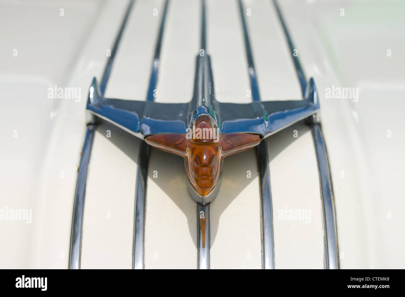 Emblem Pontiac Starchief Stock Photo - Alamy