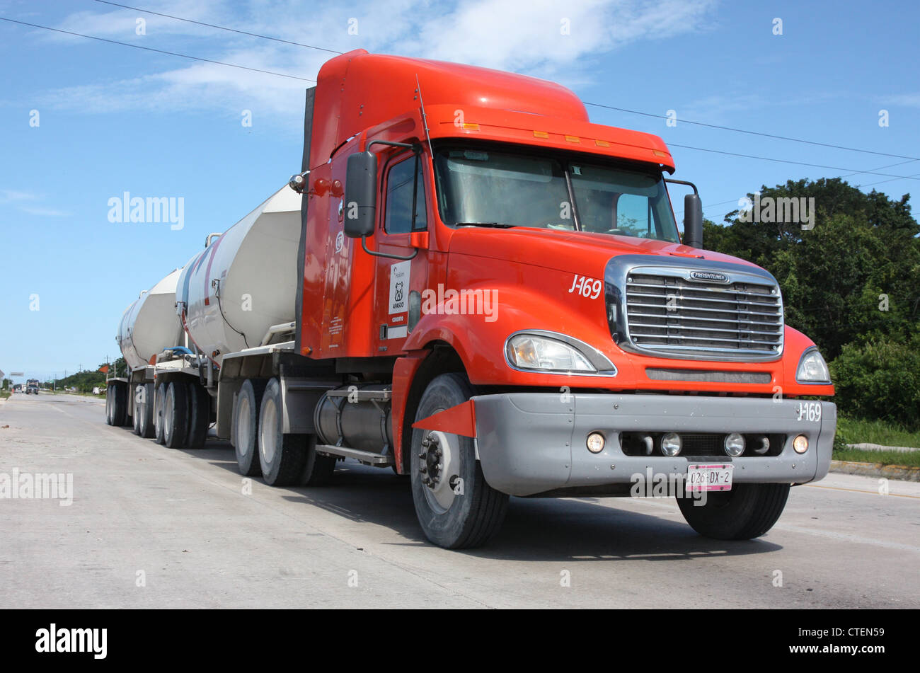 Freightliner tanker hi-res stock photography and images - Alamy