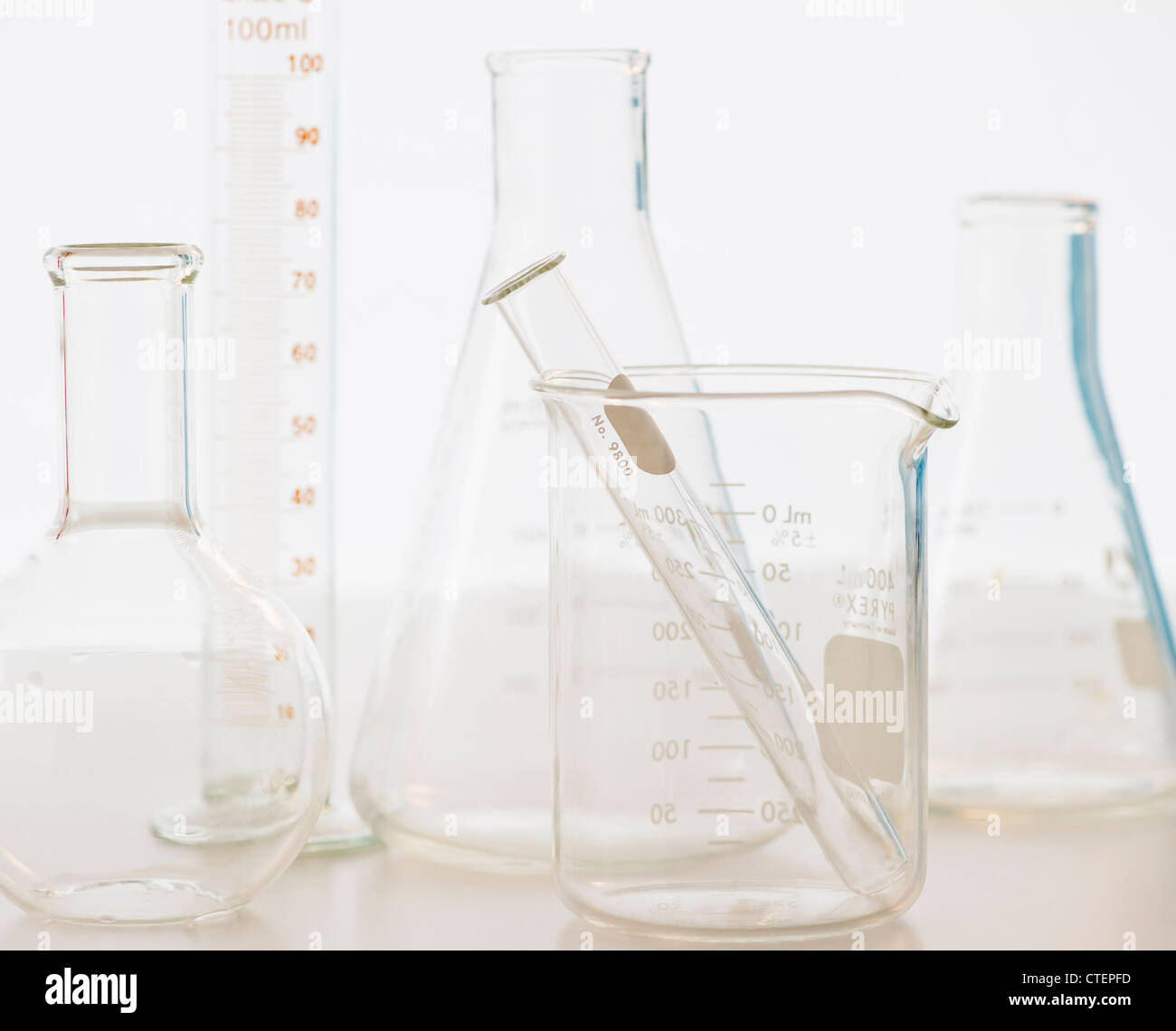 Empty laboratory glassware hi-res stock photography and images - Alamy