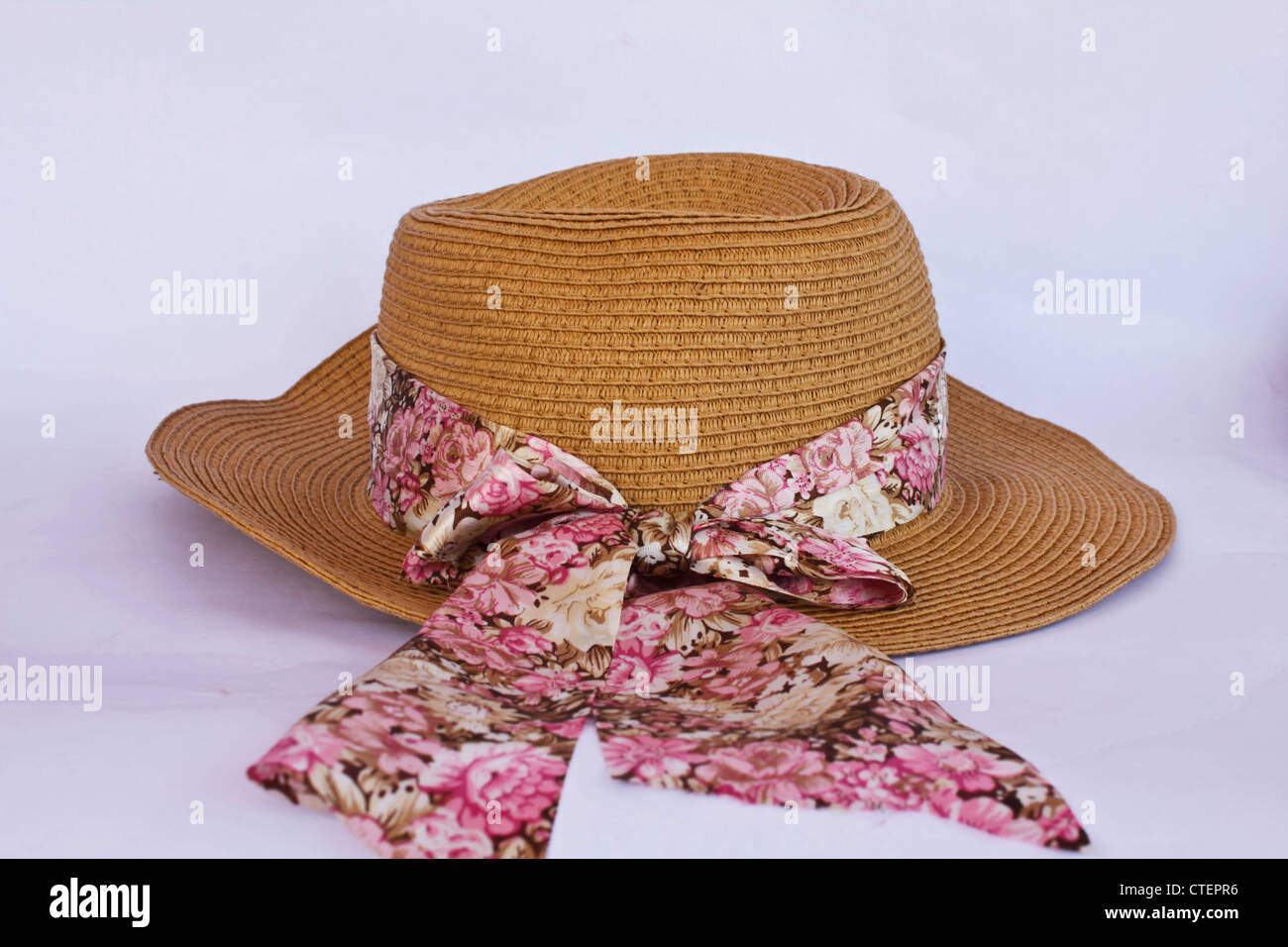 Straw hat ribbon hi-res stock photography and images - Alamy